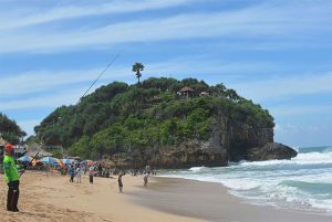 Pantai Drini Gunung Kidul, Keindahan Pantai di Ujung Selatan Yogyakarta ...