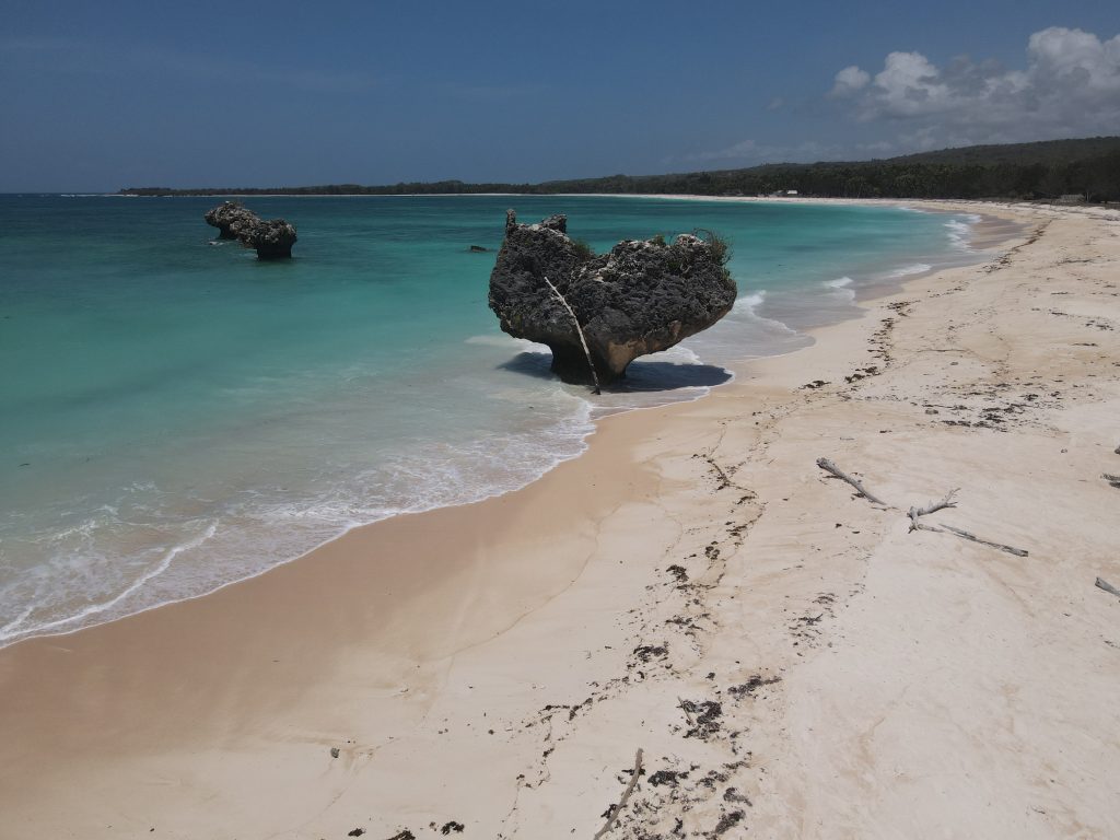 Pulau Rote: Menemukan Keindahan Pantai yang Jarang Diketahui | Hibur.id