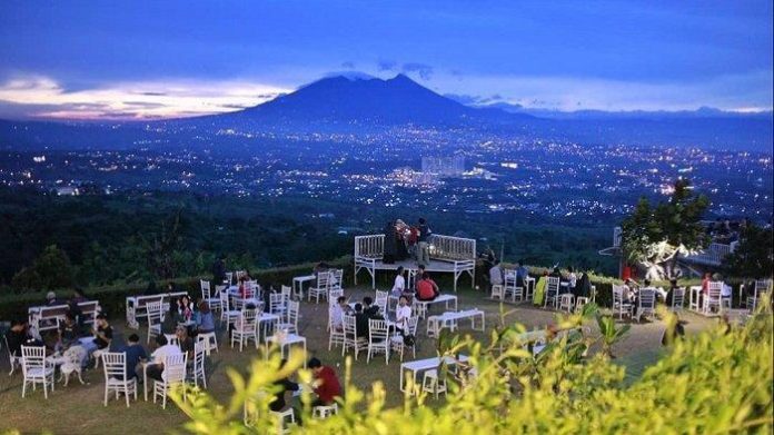 Menikmati Keindahan Alam dan Hiburan Seru di Bukit Hambalang ...
